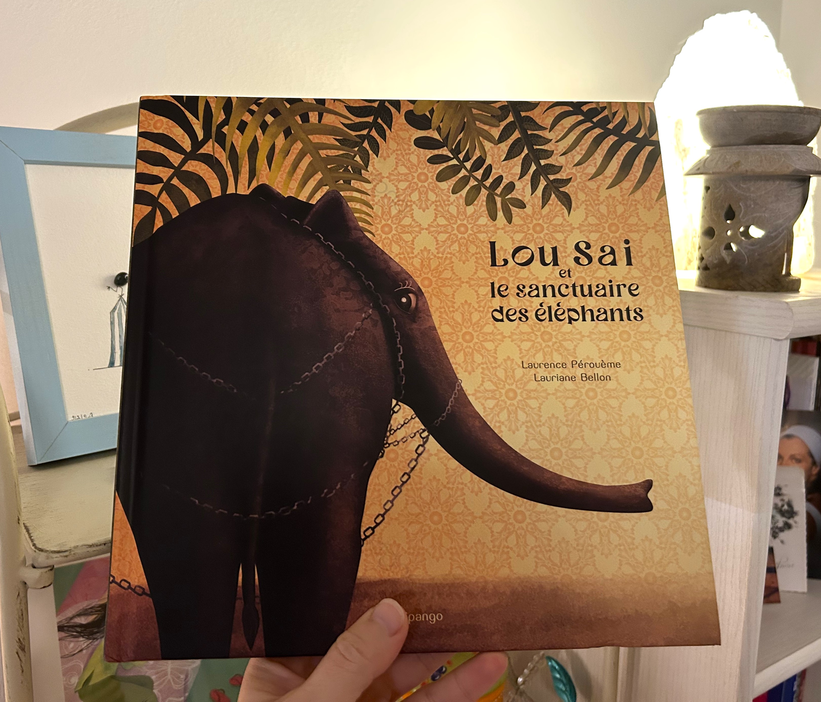 Lou Sai et le sanctuaire des éléphants – Clara sur la Lune